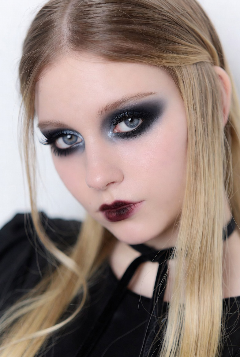 25 Gothic Makeup Ideas for a Dark and Alternative Aesthetic - Gotikah ♥